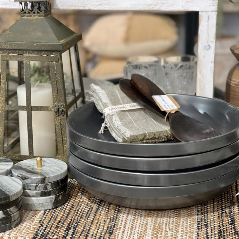 Oliver Stoneware Serving Bowl - Humble Home